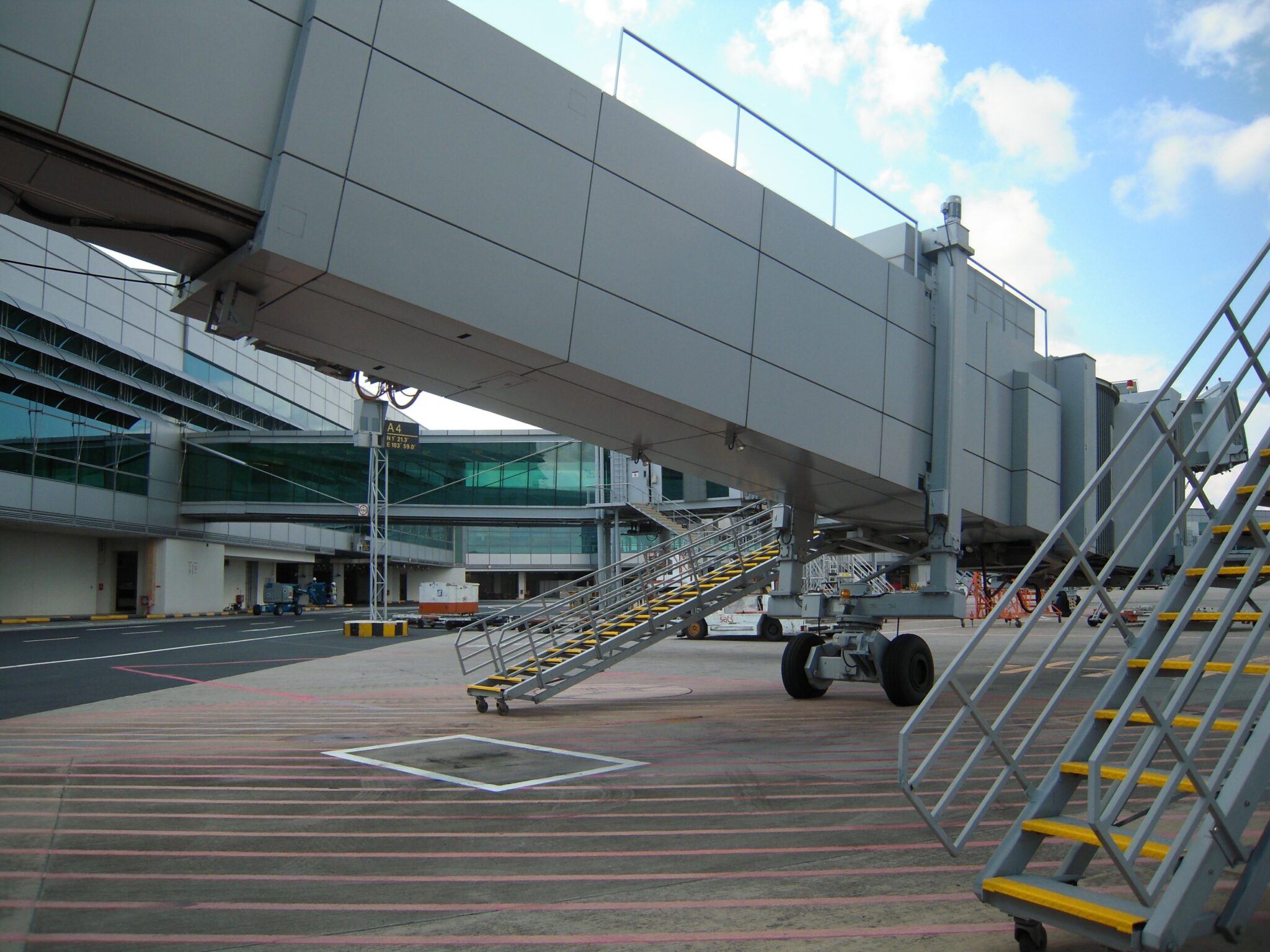 Changi Airport Passenger Loading Bridges – Jalitar Metals
